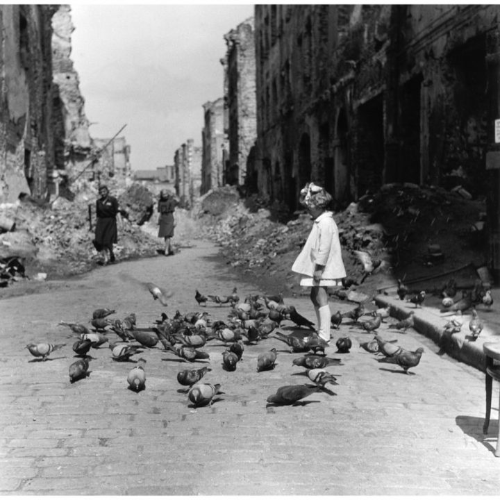 Exposition "Julia Pirotte, photographe et résistante" - Mémorial de la ...